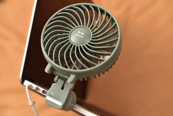 【レビュー】暑さ対策にBRUNOポータブルミニファン。外出時の必需品！