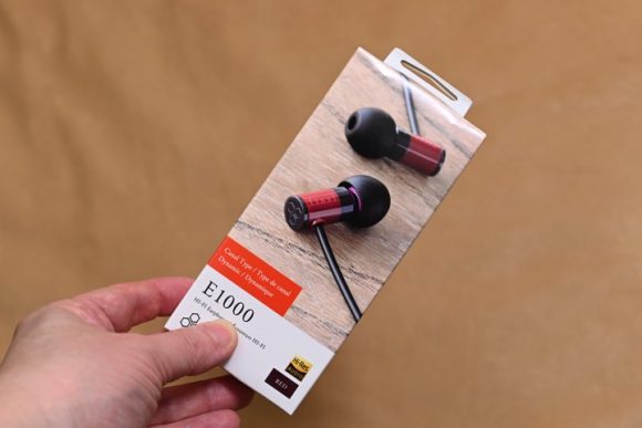 【final E1000 レビュー】低価格なのに音質にこだわったイヤホン。価格は2,480円！