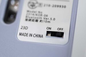 3COINS（スリーコインズ）「リチャージャブルワイヤレスマウス」が充電式・静音・BT対応でスゴイ。